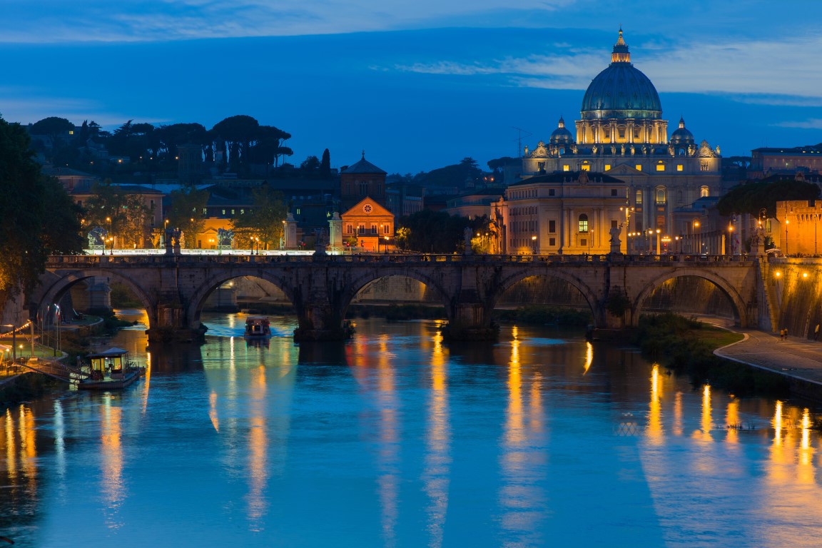 7 BEST Dark Tours of Rome (by an Italian)